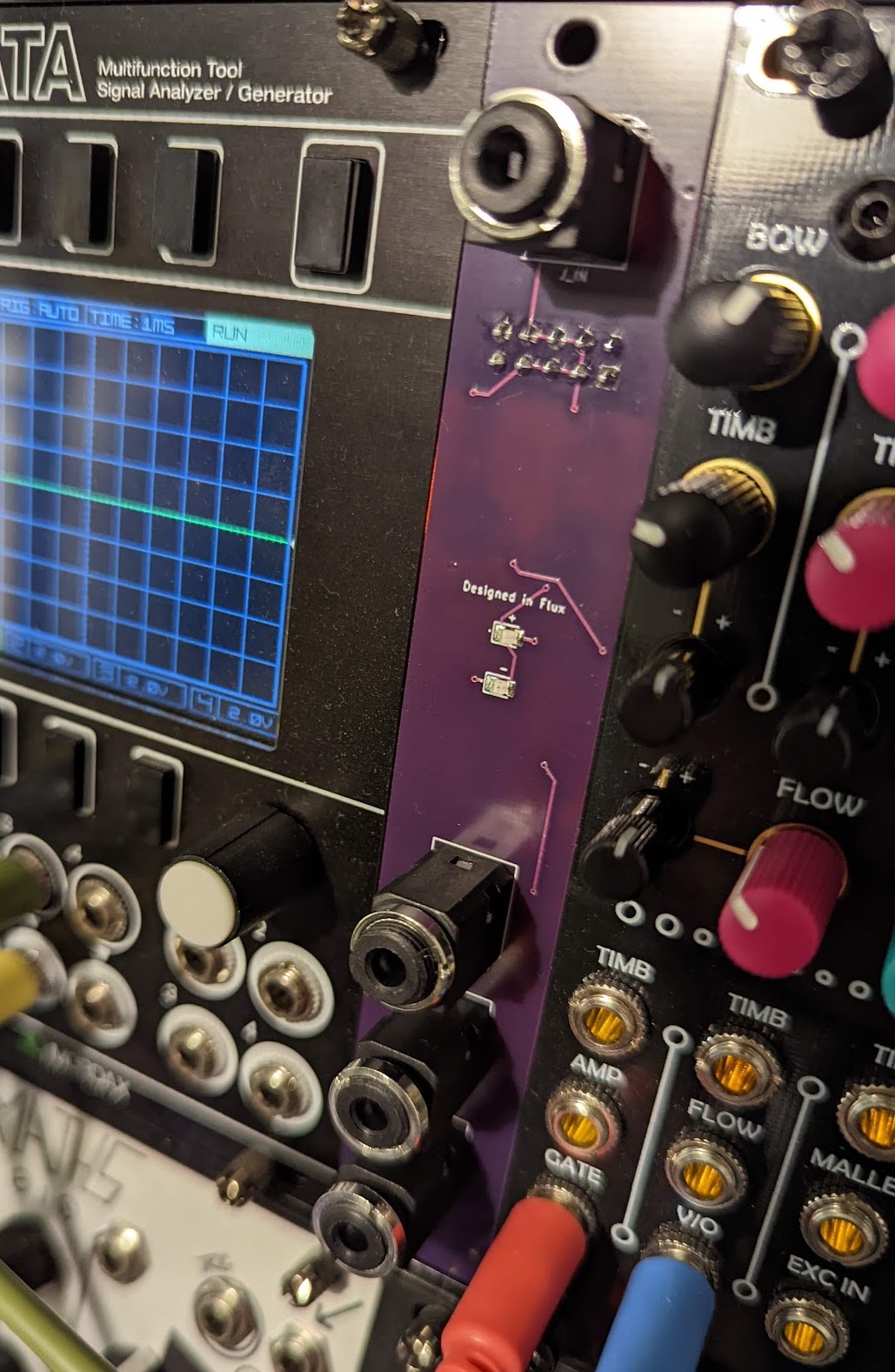 Schematic for buffered-mult: A simple 1-to-3 buffered mult